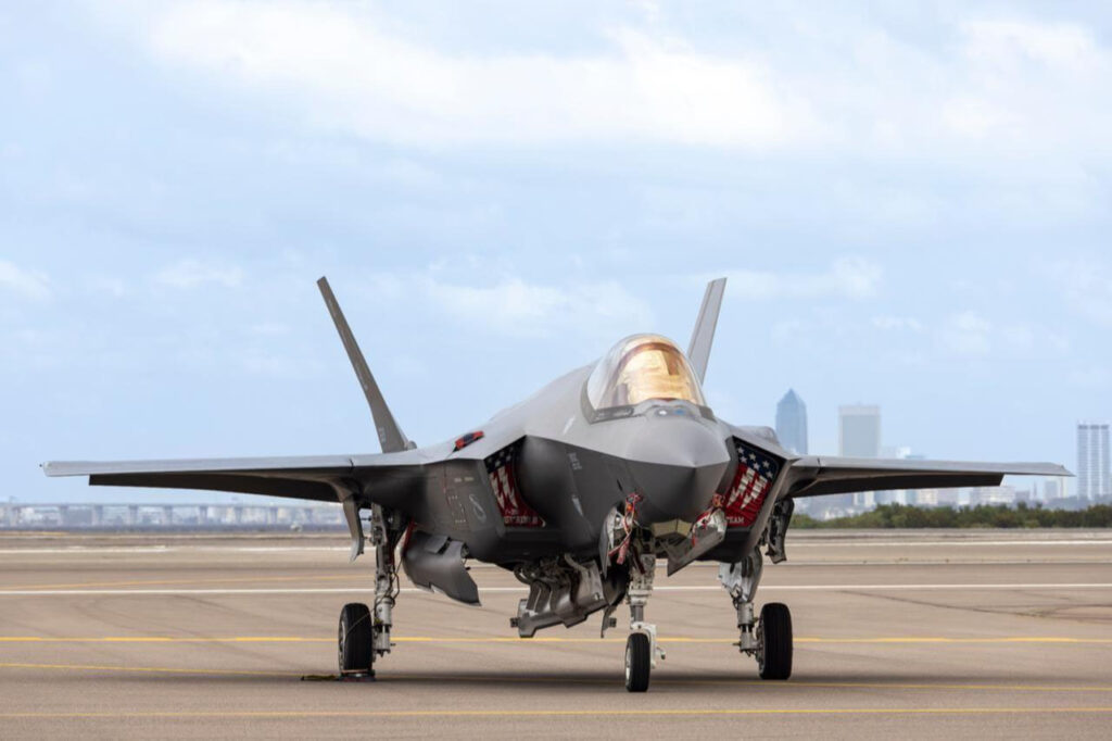 US F-35 Fighter Jet Hit by Suspected Iranian Fire - Newstrends